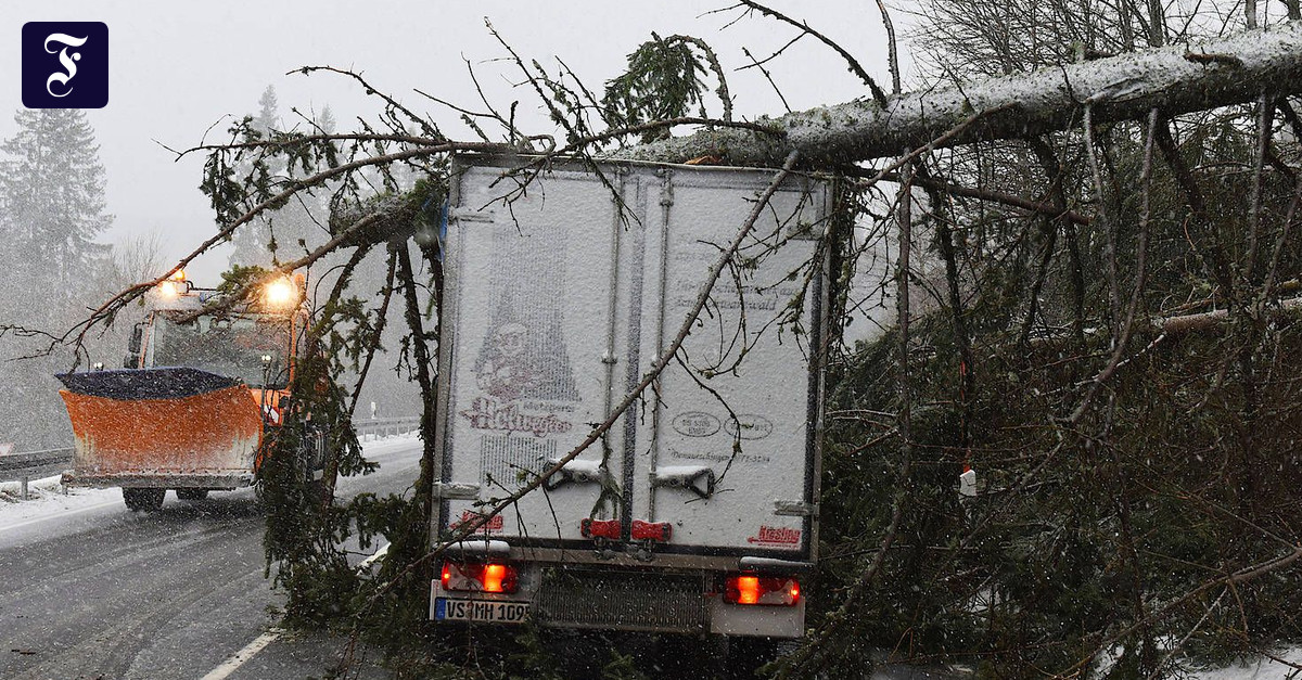 „Burglind“ legt Deutschland lahm