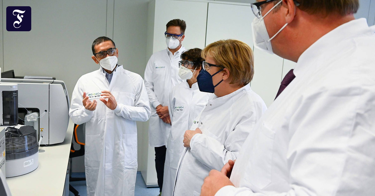 Merkel wirbt bei Biontech-Besuch erneut für die Impfung