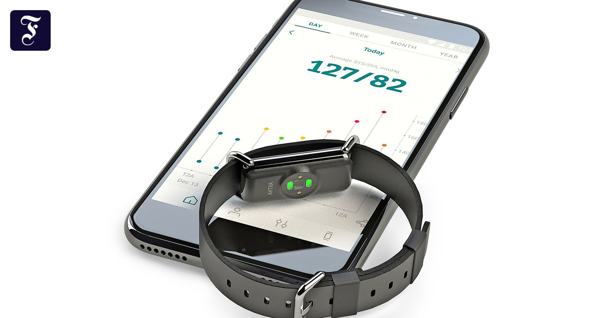 Schweizer Start-up Aktiia: Armband zum Blutdruckmessen im Test