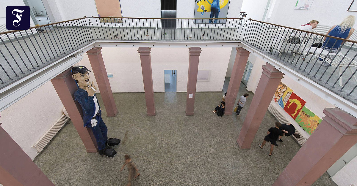 Städelschule in Frankfurt: Konzepte, Skulpturen und ein Brunnen