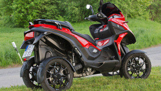 Probefahrt: Quadro 4: Ein Roller mit vier Rädern - Fahrberichte - FAZ