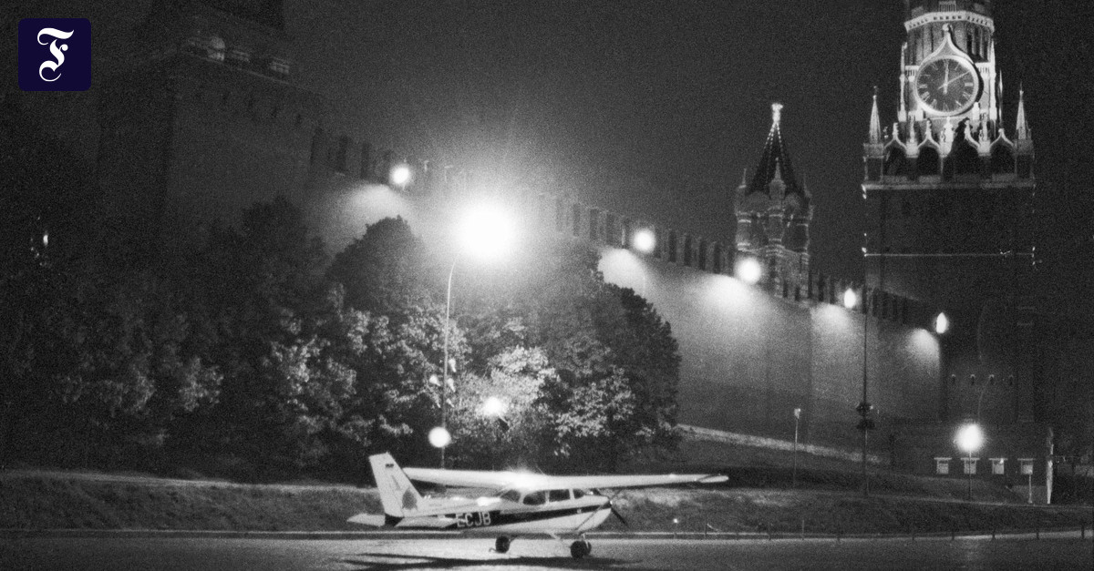 Kreml-Flieger Mathias Rust: Der lange Irrflug der Friedenstaube ...