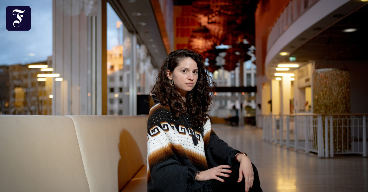 Sapir Heller inszeniert Böll am Schauspiel Frankfurt