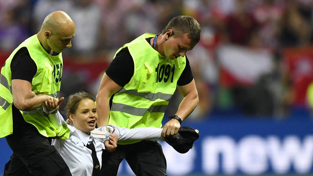 15 Tage Haft für WM-Flitzerin