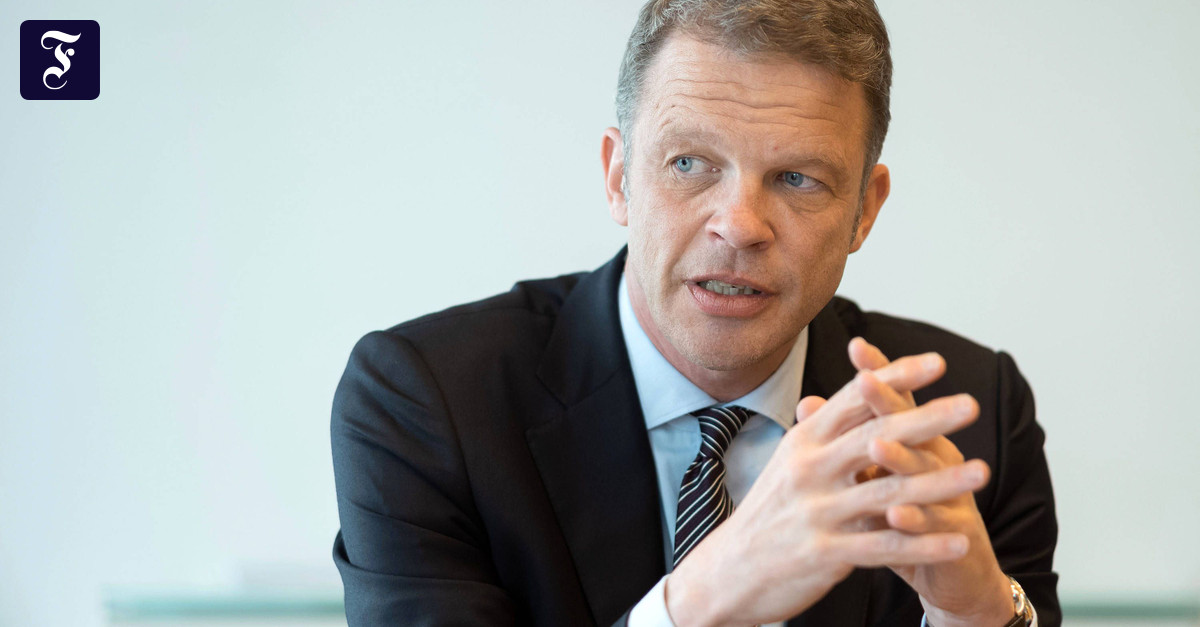 Deutsche-Bank-Chef Christian Sewing im Interview über Corona