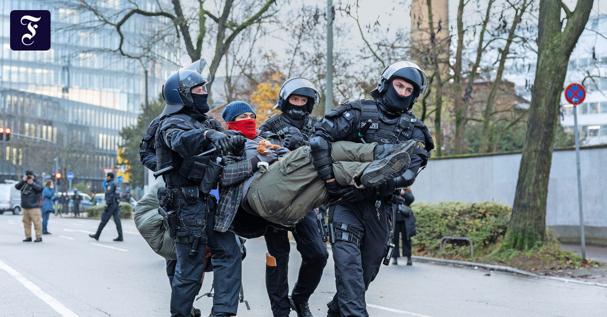 Dondorf-Druckerei-Räumung: Mit Kot und Urin gegen die Staatsgewalt