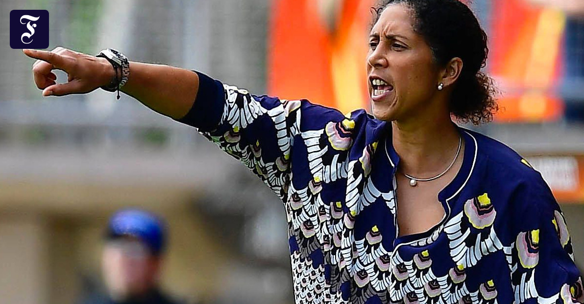 Frauenfußball: Die Chefin muss lernen