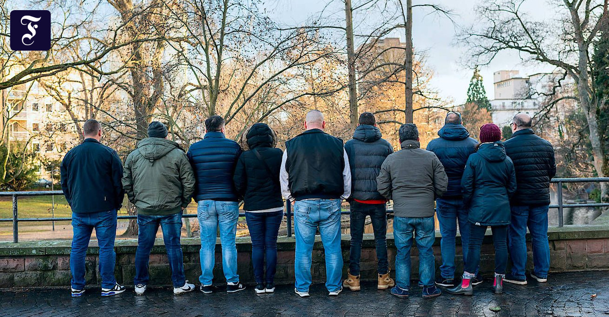 Kriminelle Jugendbanden werden mit Vergangenheit konfrontiert
