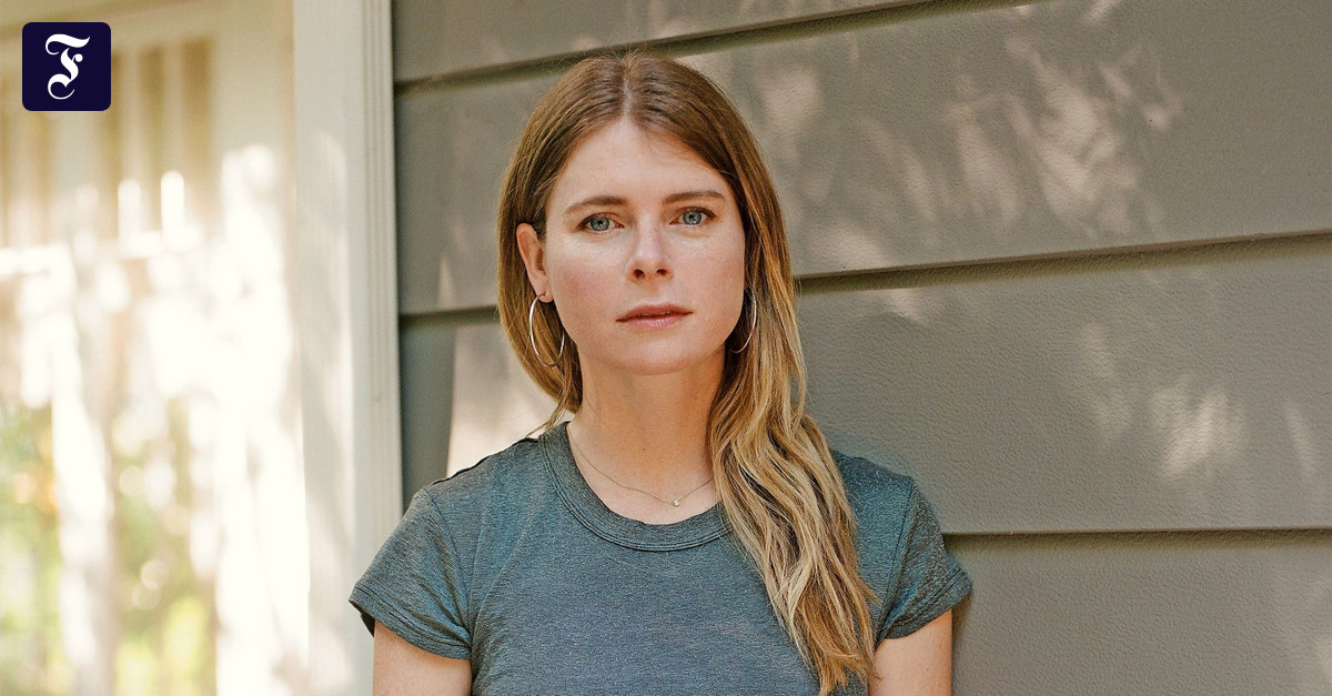 Roman „Die Einladung“: Emma Cline im Interview