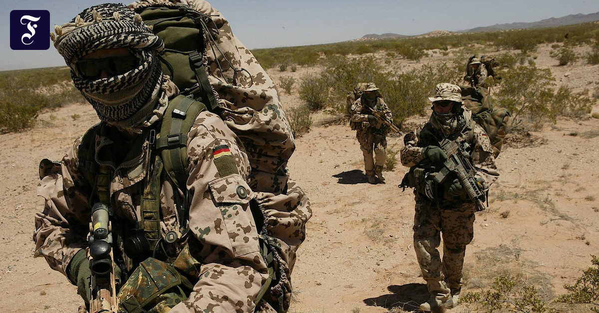 Soldat der Bundeswehr-Eliteeinheit KSK zeigt Hitlergruß
