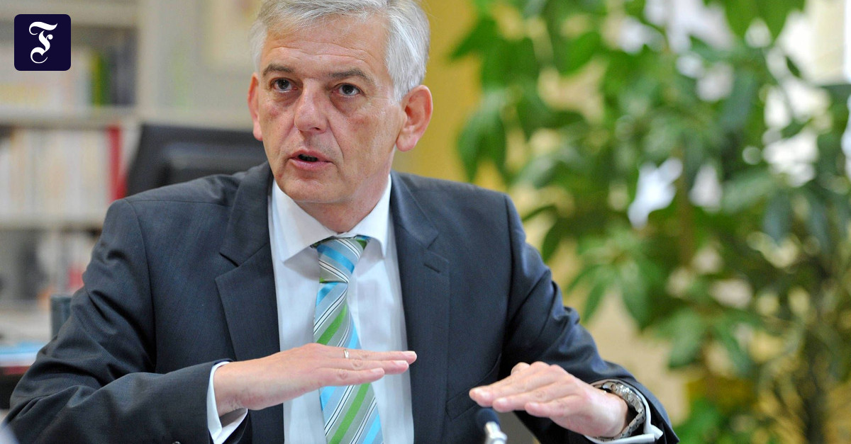 Bamf-Chef Manfred Schmidt für Leistungskürzung der Asylanten