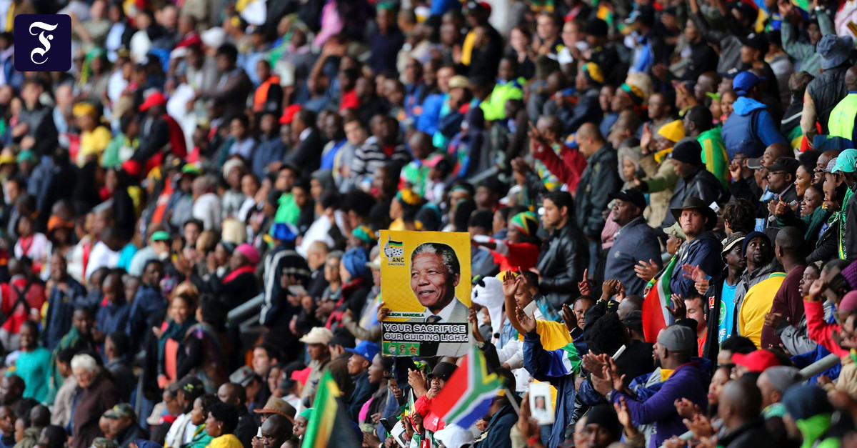 Abschied von Nelson Mandela: Fröhliches Trauern um Madiba - Afrika - FAZ