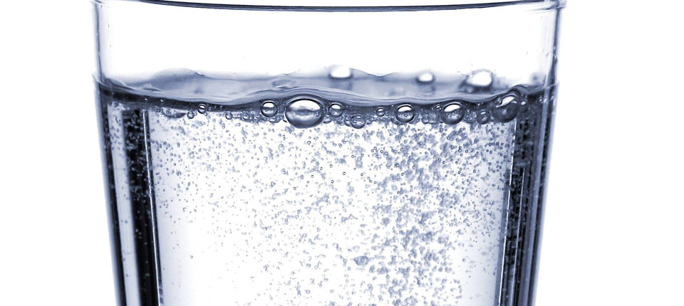 Appetitanregend: Wasser mit Sprudel macht hungrig