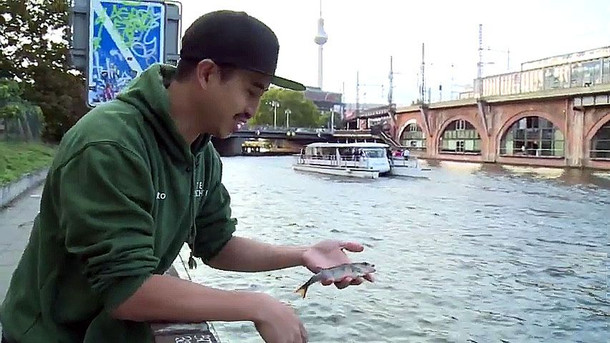 „Streetfishing“: Angeln mitten in Berlin