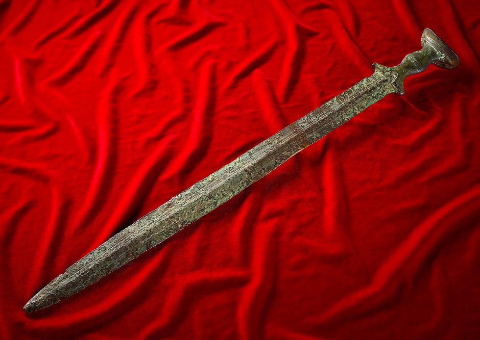 Bild Zu 3000 Jahre Altes Schwert Von Opa Waffe Ist Fund Des Monats