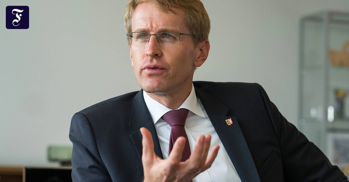 Interview mit Daniel Günther: „Nicht über die Vergangenheit reden“