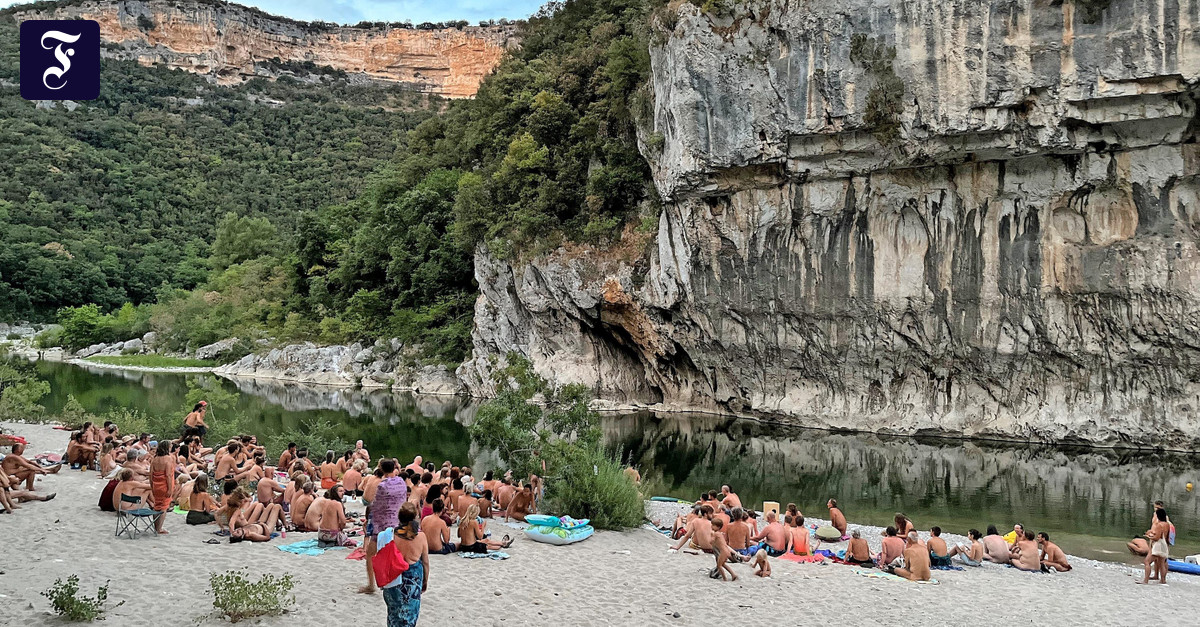 S dfrankreich ber Den Reiz Des Naturismus Auf Dem Campingplatz S dfrankreich ber Den Reiz Des Naturismus Auf Dem Campingplatz