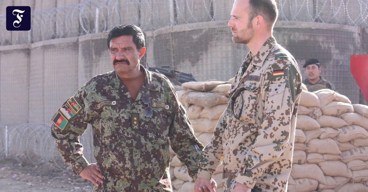 Afghanistan: Hand in Hand in verschiedenen Welten