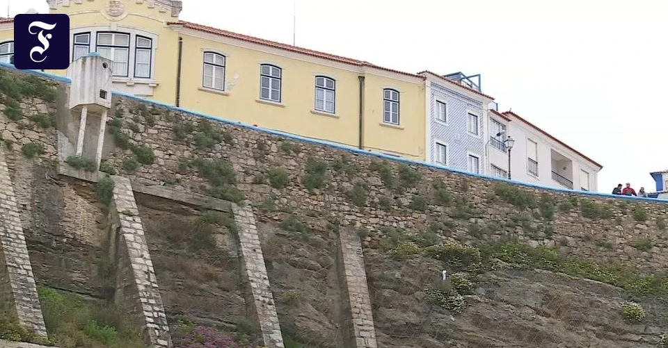 Tragischer Unfall in Portugal: Touristenpaar stürzt in den Tod