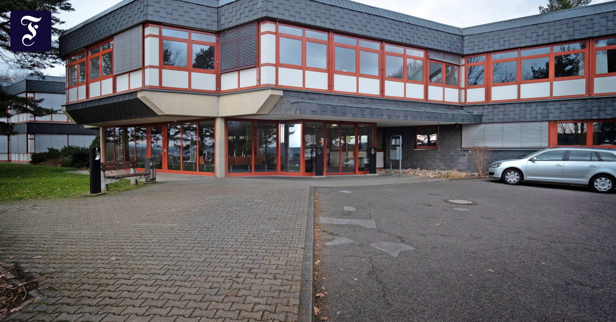 Pläne für den Umbau der früheren Sparkassenakademie in Eppstein