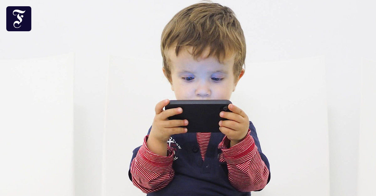 Wie Eltern Kinder im Internet mit Spionage-Apps überwachen können