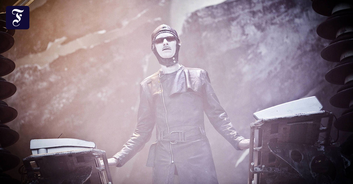 Rammstein-Mitglied Flake präsentiert zweites Buch