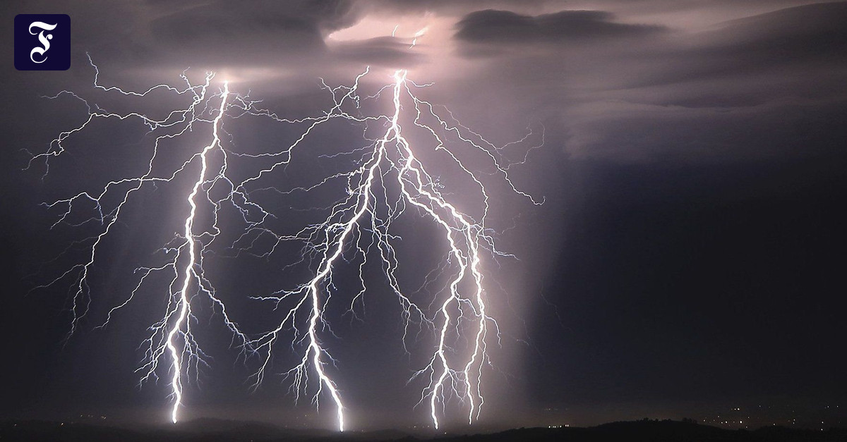 Künstliche Intelligenz klärt Struktur von Blitzen auf