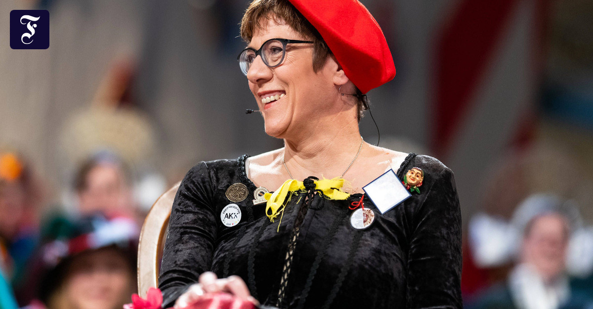 Toiletten-Witz von AKK: CDU-Chefin macht sich über Intersexuelle lustig