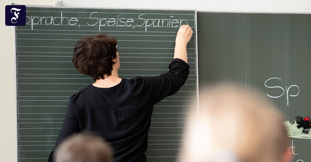 Beamte und Angestellte: Erhebliche Unterschiede bei der Bezahlung