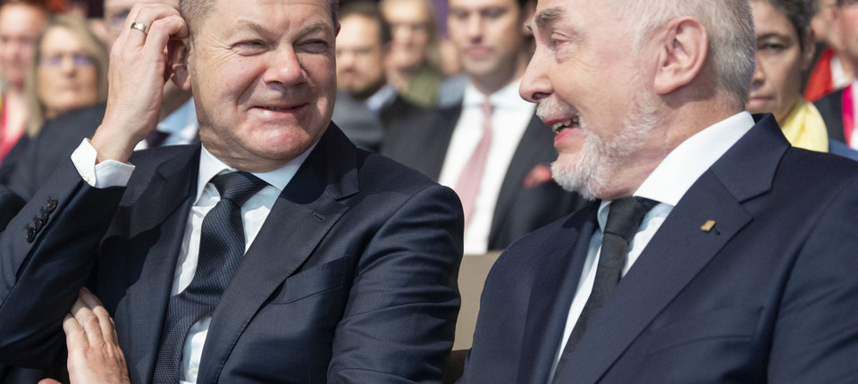 Olaf Scholz spricht beim Gewerkschaftstag des Beamtenbunds