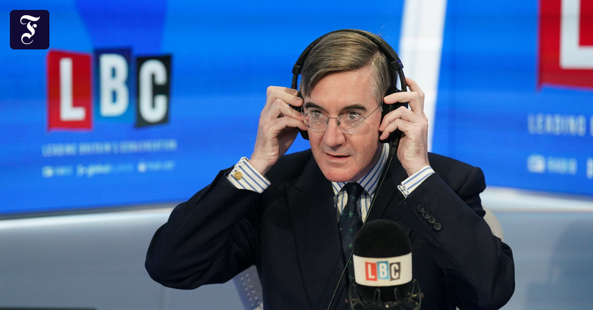 Jacob Rees-Mogg moderiert eine Chatshow für GB News.