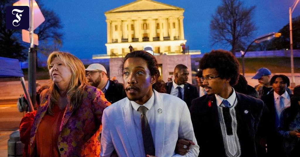 Proteste im Parlament: Zwei schwarze Abgeordnete in Nashville ...