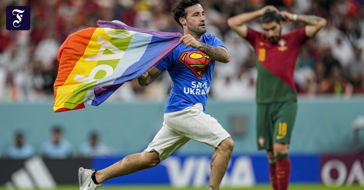 Regenbogen-Flitzer wieder auf freiem Fuß: Protest bei der Fußball-WM