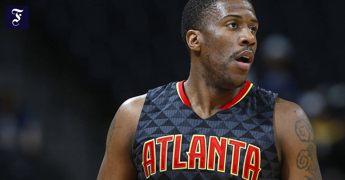 Ex-NBA-Star Lamar Patterson mit Bulldogge im Handgepäck