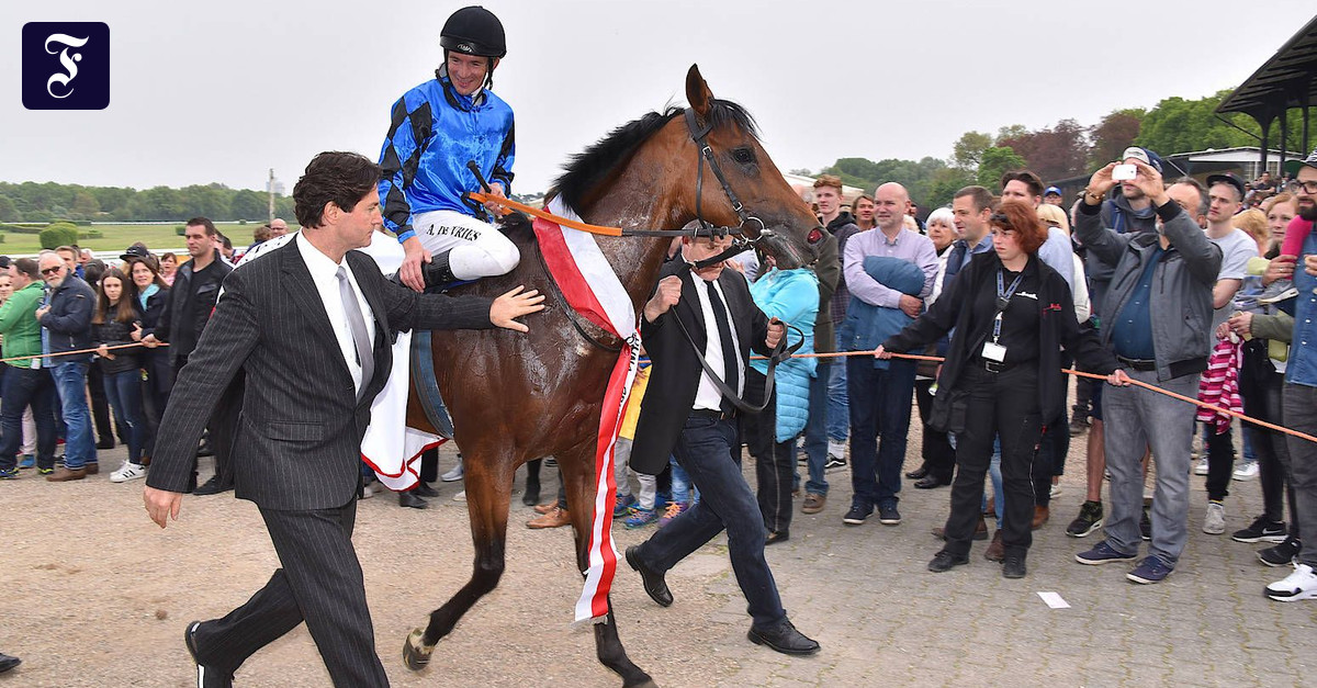 Zwei deutsche Pferde bei Prix de l’Arc de Triomphe