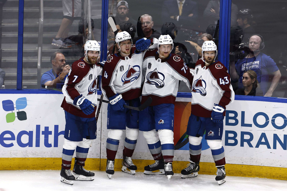 Bilderstrecke zu: NHL: Nico Sturm gewinnt Stanley Cup mit Colorado ...