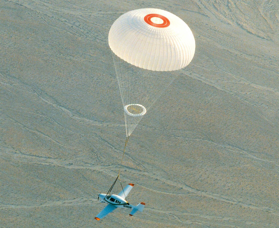 Bilderstrecke zu: Fallschirm-Rettungssystem von Vision Jet von Cirrus ...