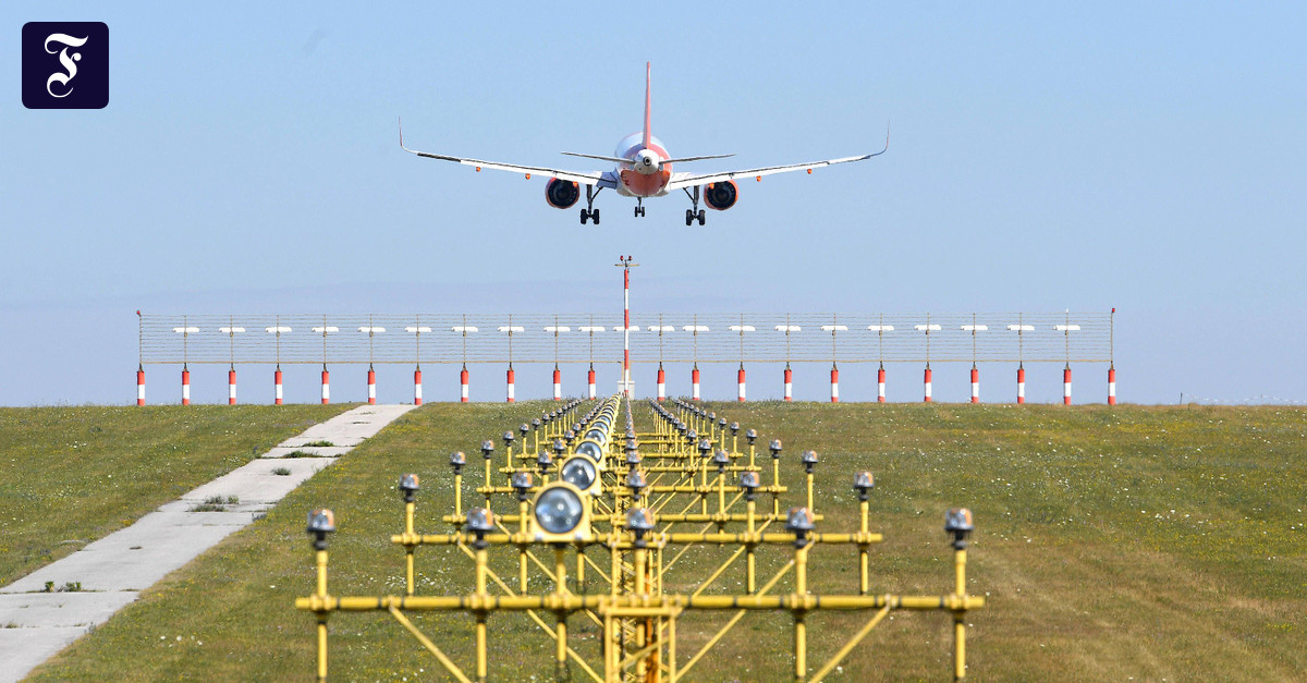 Billigflug: Dobrindts Kampfpreis-Steuer irritiert Flugbranche