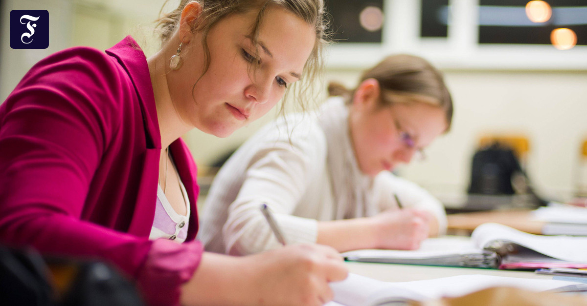 Besser als Sudoku! Eine Reportage aus dem Stenographie-Kurs