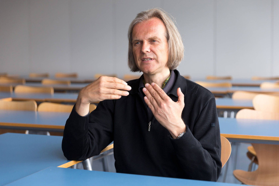 Bild zu: Christian Rieck forscht zu Robotern im Finanzwesen - Bild 1 ...