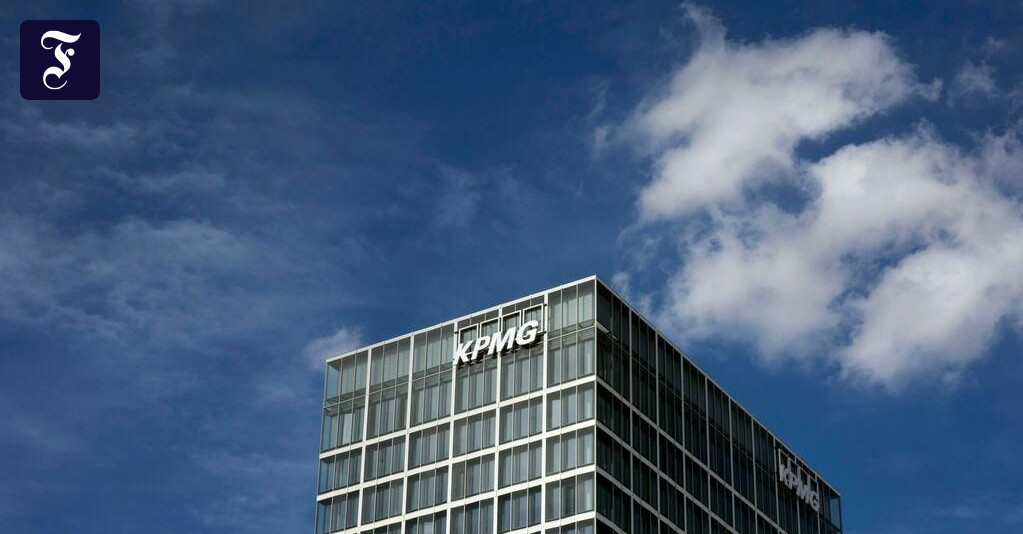 KPMG-Chef Schmelzer schafft neue Funktionen