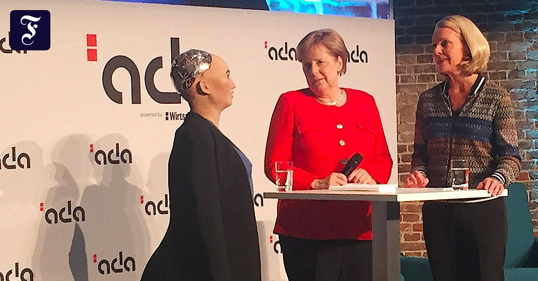 Angela Merkel spricht mit Roboter Sophia über KI