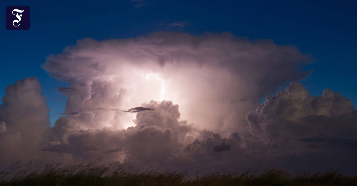 Astronomen forschen an Gewitterwolken und Blitz-Entstehung