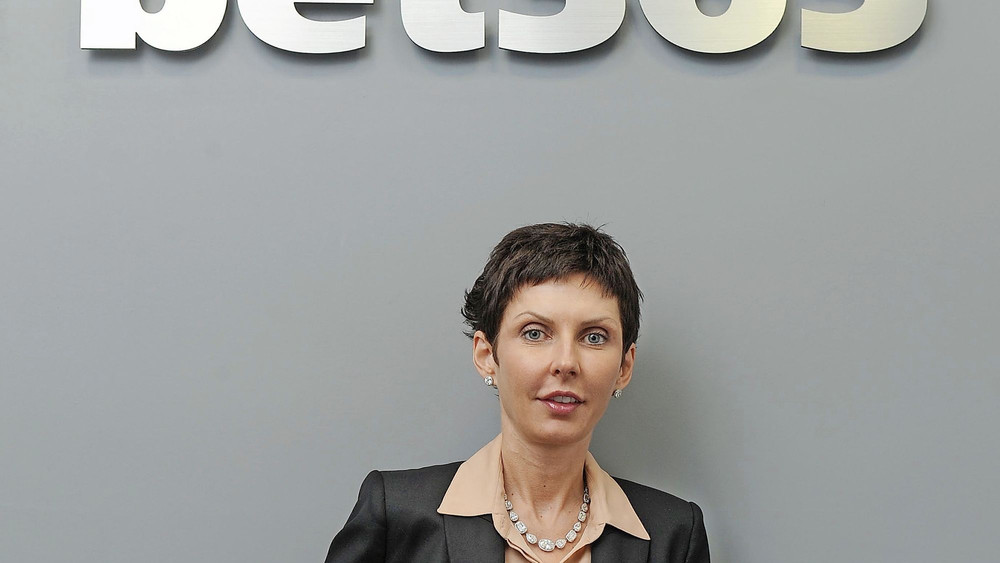 Wettkönigin Coats bleibt Englands Gehaltsspitzenreiter