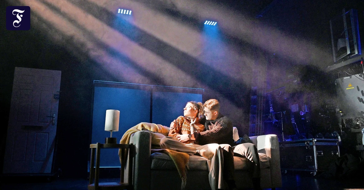 English Theatre Frankfurt zeigt Lucy Kirkwoods „Untitled Love Story“ | FAZ