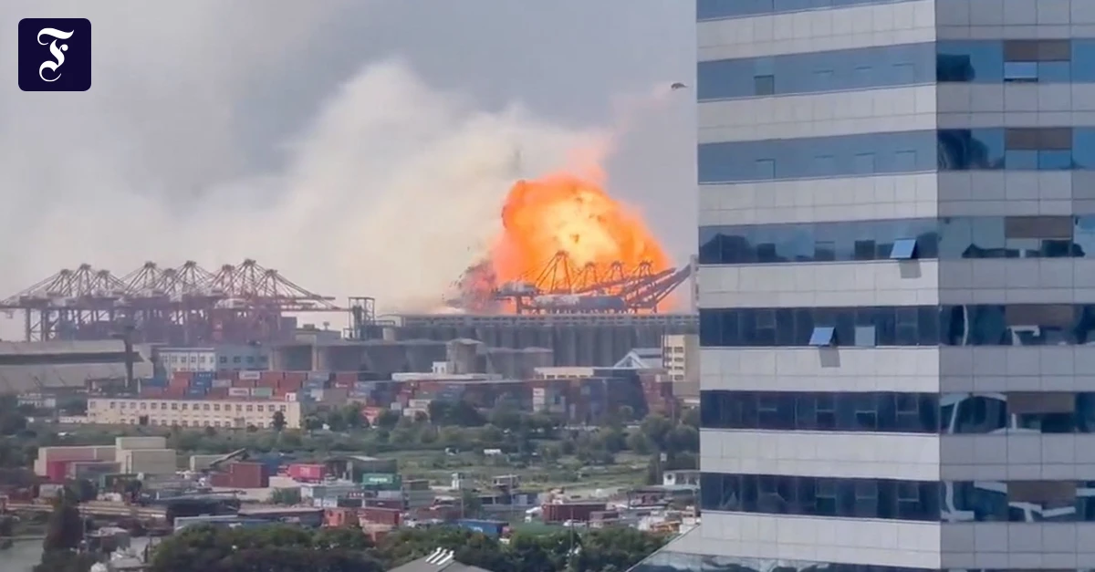 China: Heftige Explosion im Hafen von Ningbo | FAZ