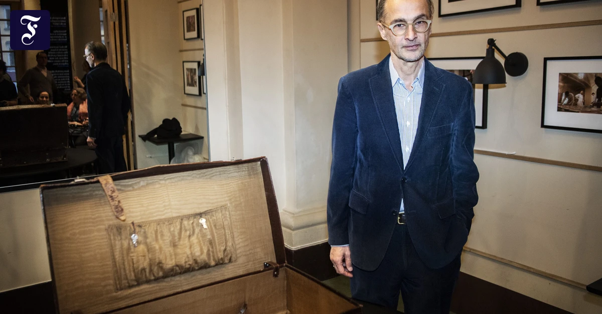 Aris Fioretos' literarischer Essay „Das graue Buch“ | FAZ
