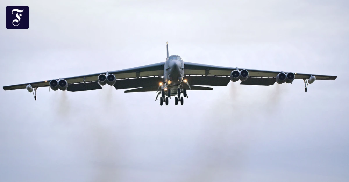 US-Passagierflugzeug weicht B-52-Bomber in North Dakota knapp aus | FAZ