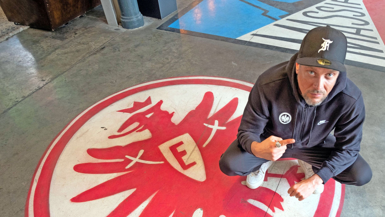 Eintracht gegen Barcelona: Podcaster Basti Red über das Spiel | FAZ