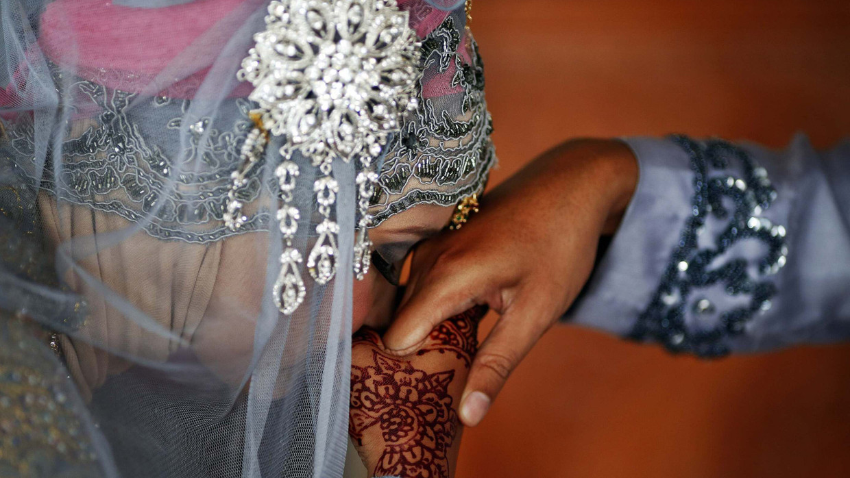 Indonesien verbietet außerehelichen Sex: Bis zu ein Jahr Haft | FAZ